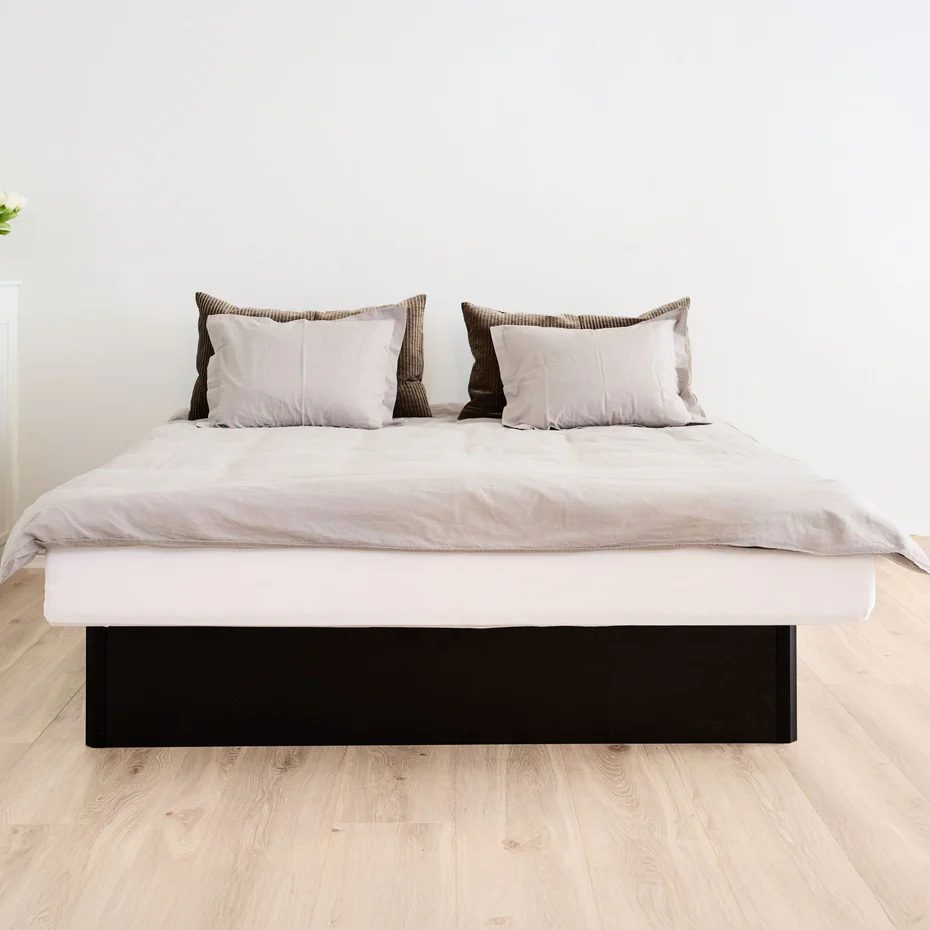 Le lit à Eau / Water bed Tec-Line répond à toutes vos envies de confort ...
